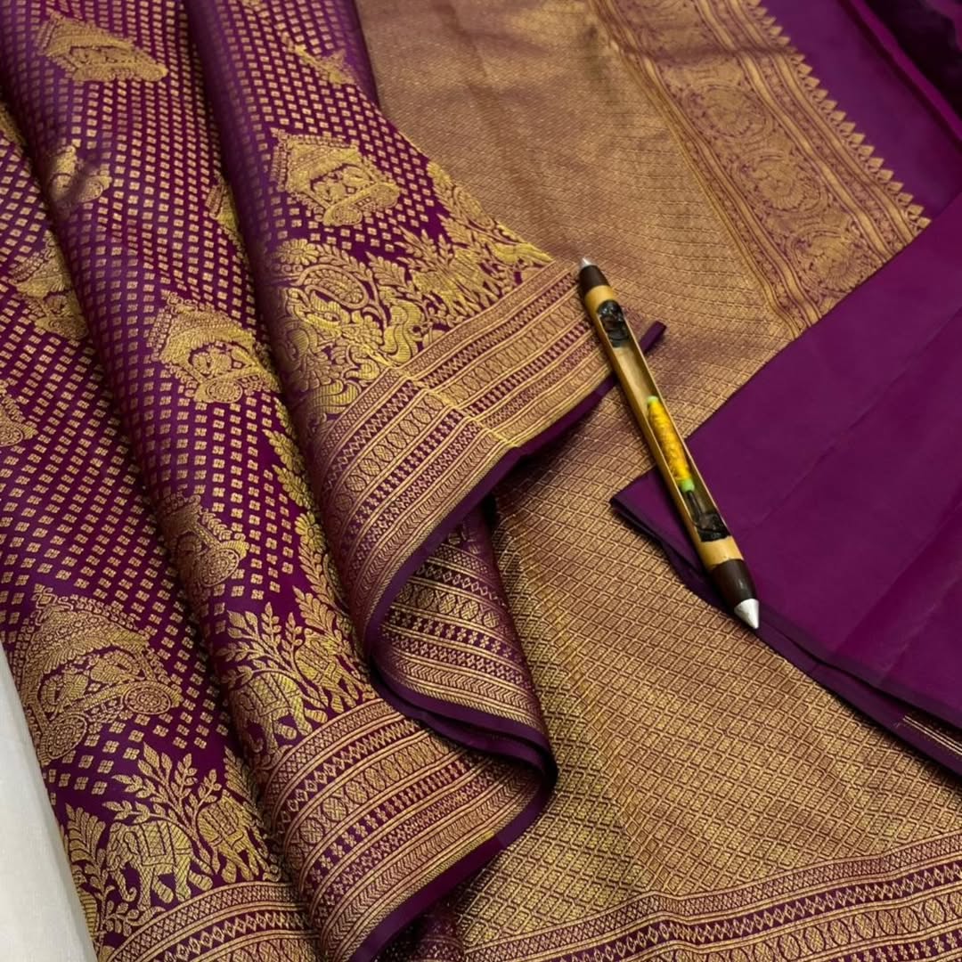 Seraphic Purple Pure Zari Weaving Banarasi Silk Saree With Adoring Blo ...