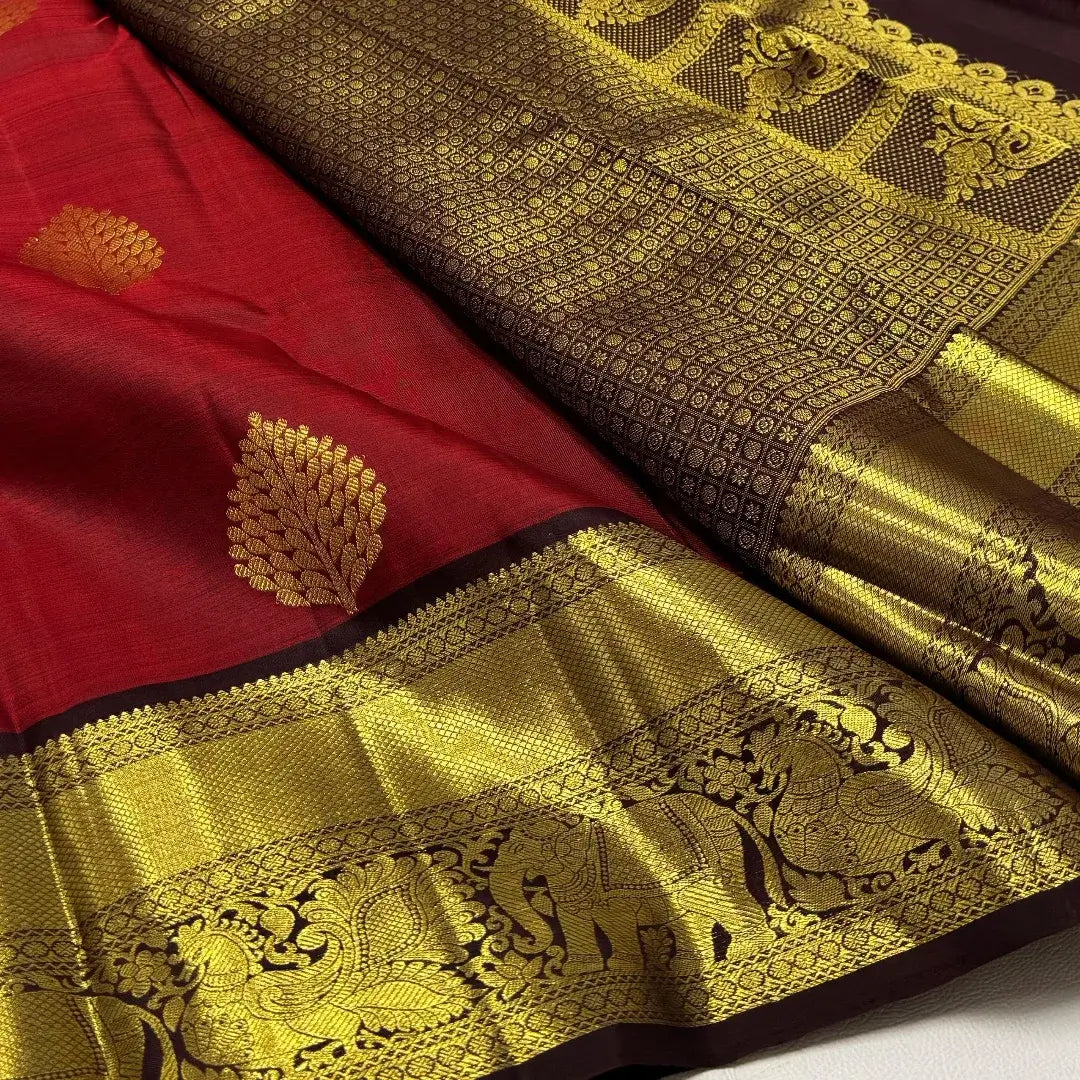 Angelic Red Pure Zari Weaving Banarasi Silk Saree With Capricious Blou ...